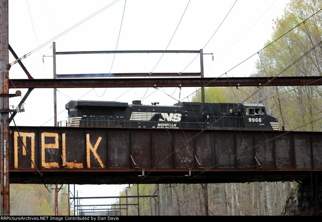 NS C40-9W 9966 leads 052